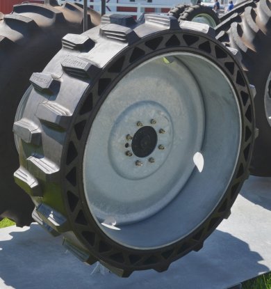 Airless Irrigation Pivot Tires | Successful Farming